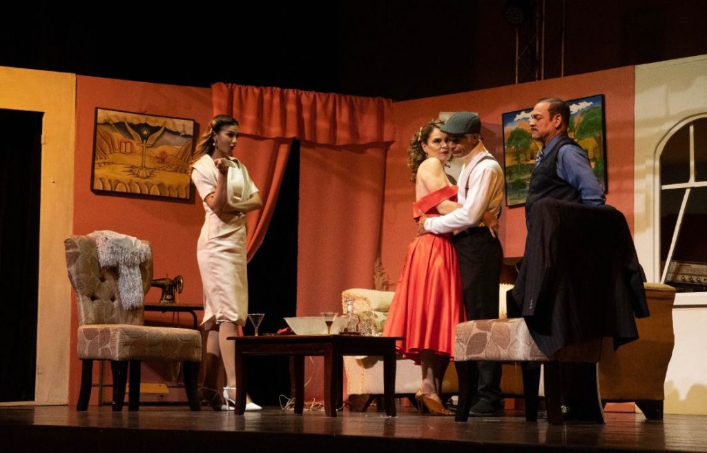 Brenda Sánchez se crece como actriz en obra de teatro - La Verdad