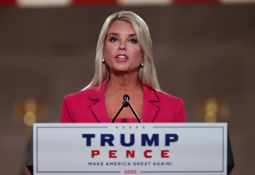 Trump elige a Pam Bondi como fiscal general tras la retirada de Matt ...