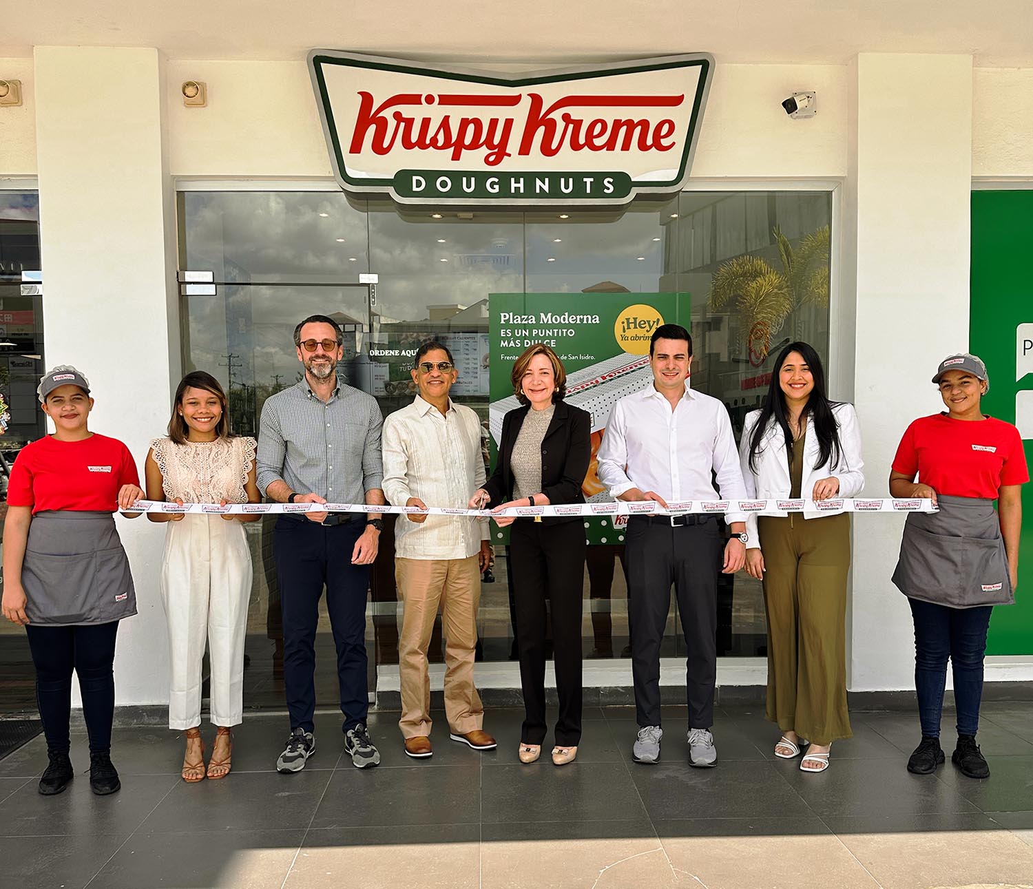 Krispy Kreme abre tienda en Plaza Moderna, Santo Domingo Este - La Verdad