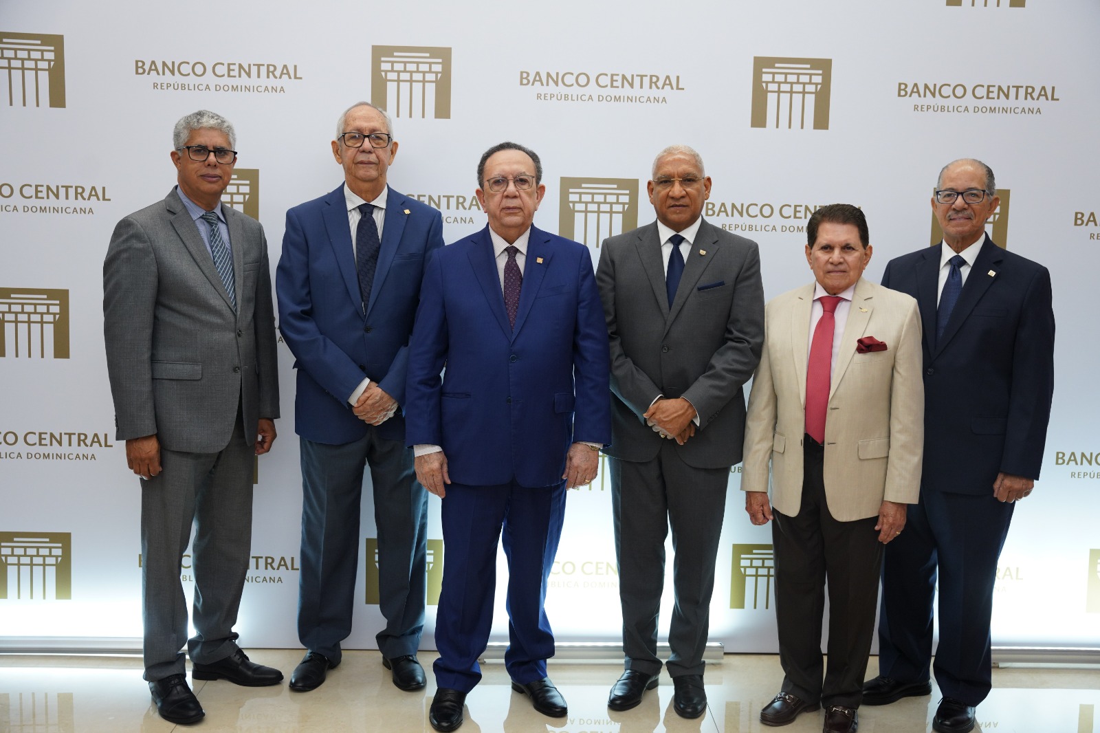 BCRD inaugura exposición de billetes de América en su Museo Numismático ...