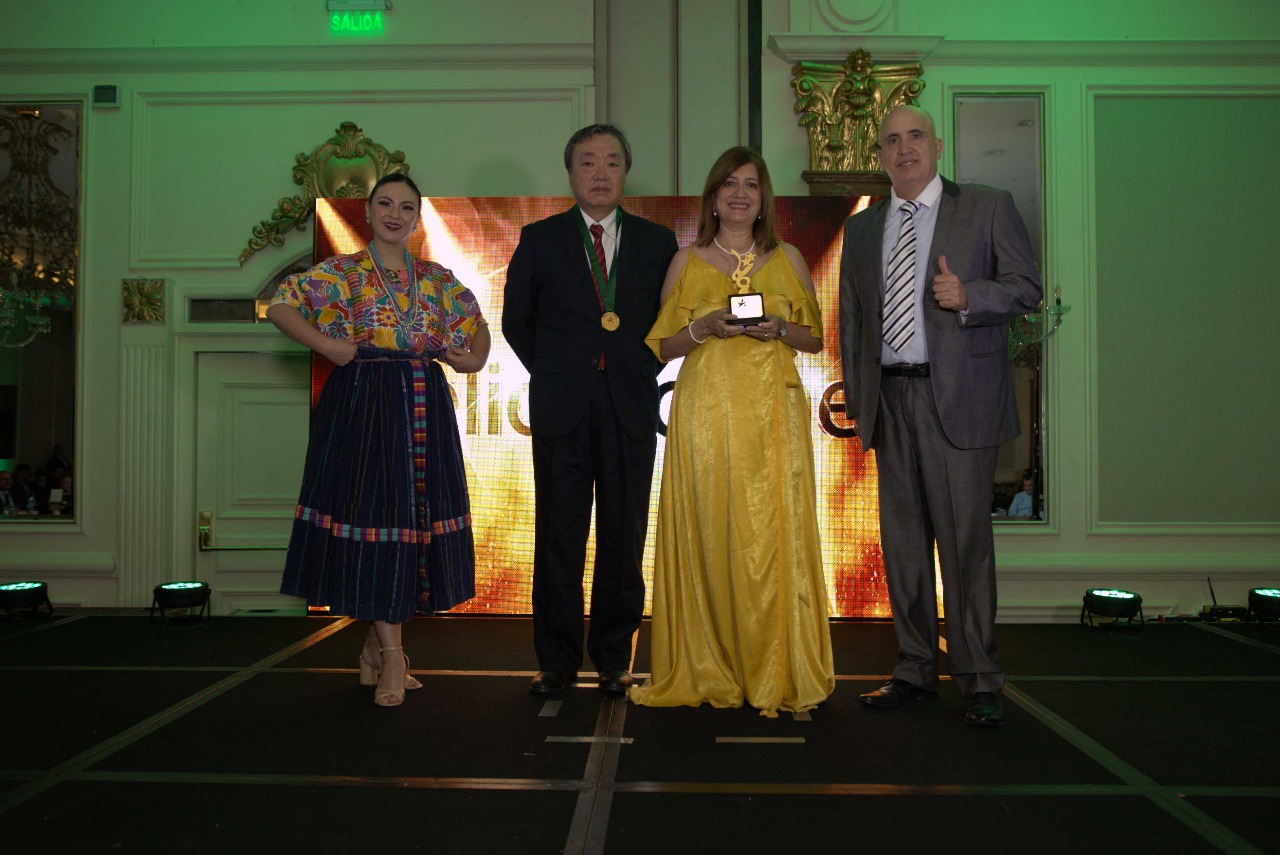 Inmotion SAS recibe el Business Management Award 2025 en Guatemala - La ...