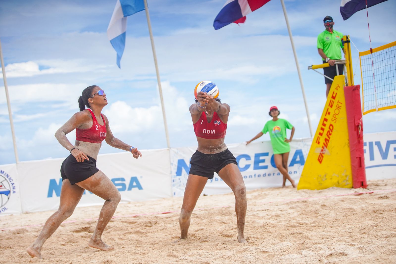 Dupla dominicana asegura boleto al Mundial de Voleibol de Playa en Australia - La Verdad