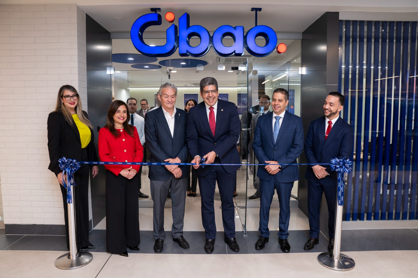 Asociación Cibao fortalece su expansión y abre su sucursal 57 en Ágora ...