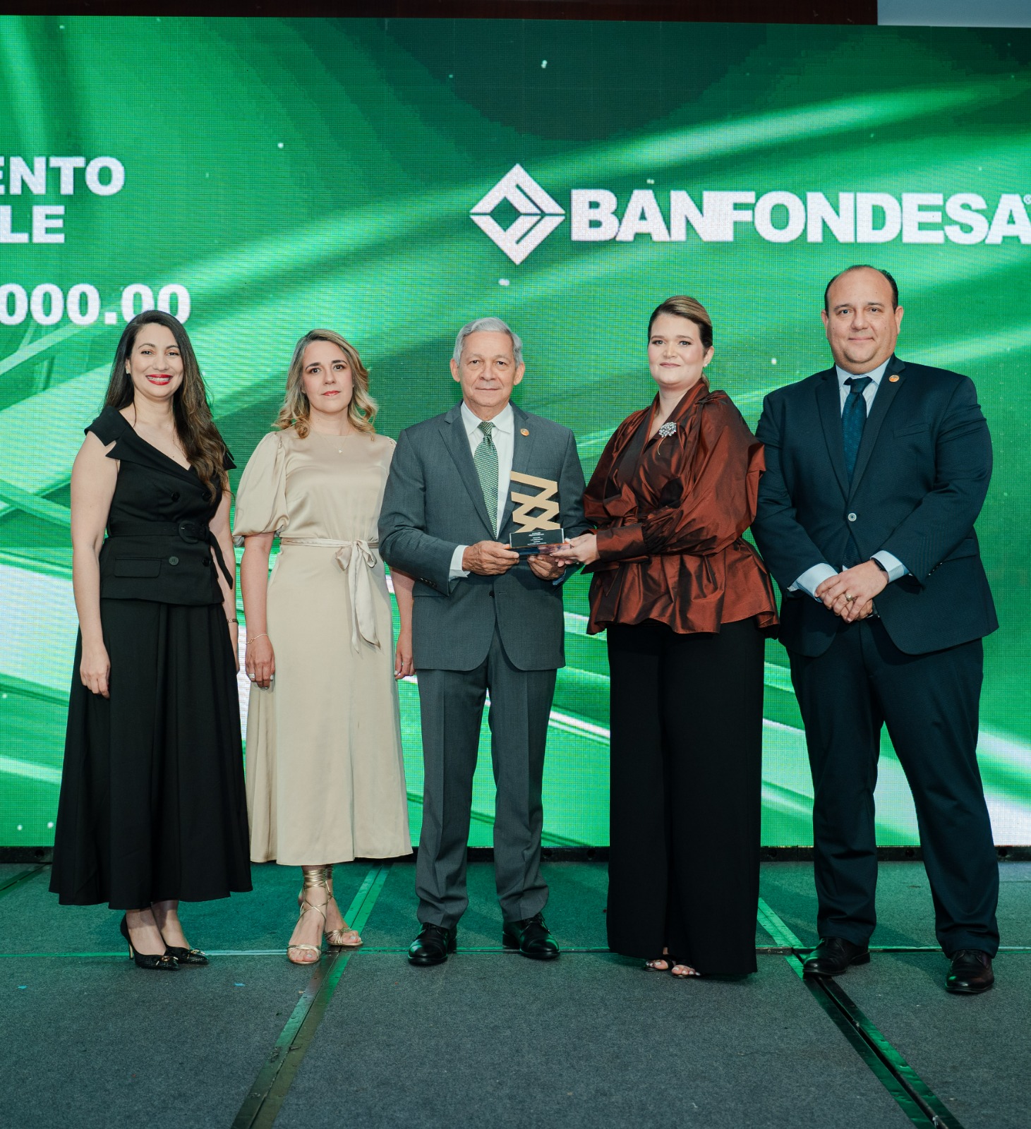 BANFONDESA recibe premio de la BVRD como líder en “Instrumento ...