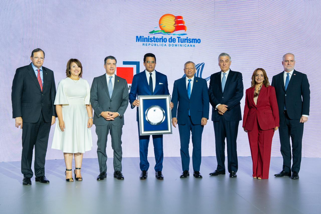 ABA reconoce a David Collado por fortalecer el turismo y atraer mayor ...